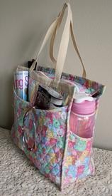 Versatile Quilted Carryall Eight-Pocket Tote Pattern Download • Craftdrawer