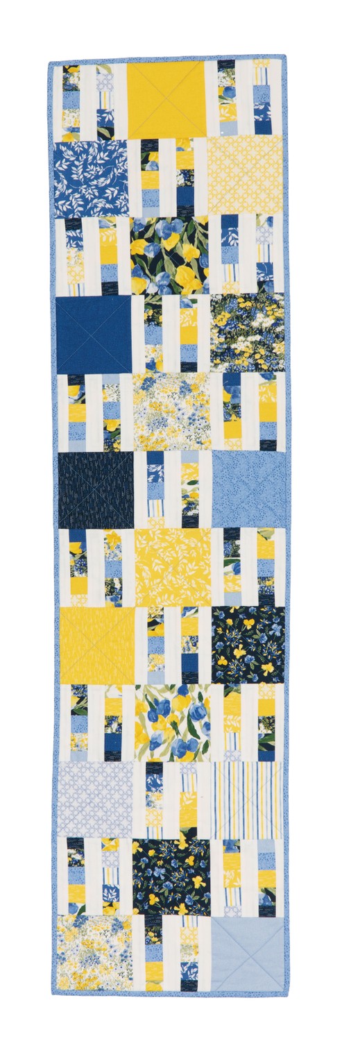 Mini Picket Fence Small Table Runner Kit | ConnectingThreads.com