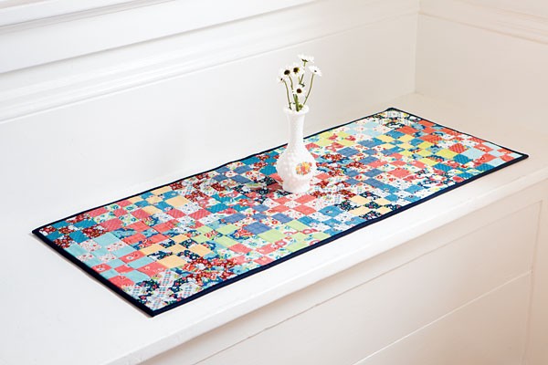 Annie's Apron - Lil' Katie Table Runner Kit | ConnectingThreads.com